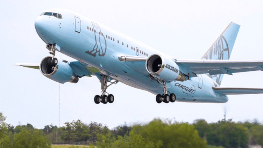 Дрейка критикують за 15-хвилинні польоти на приватному літаку між ...